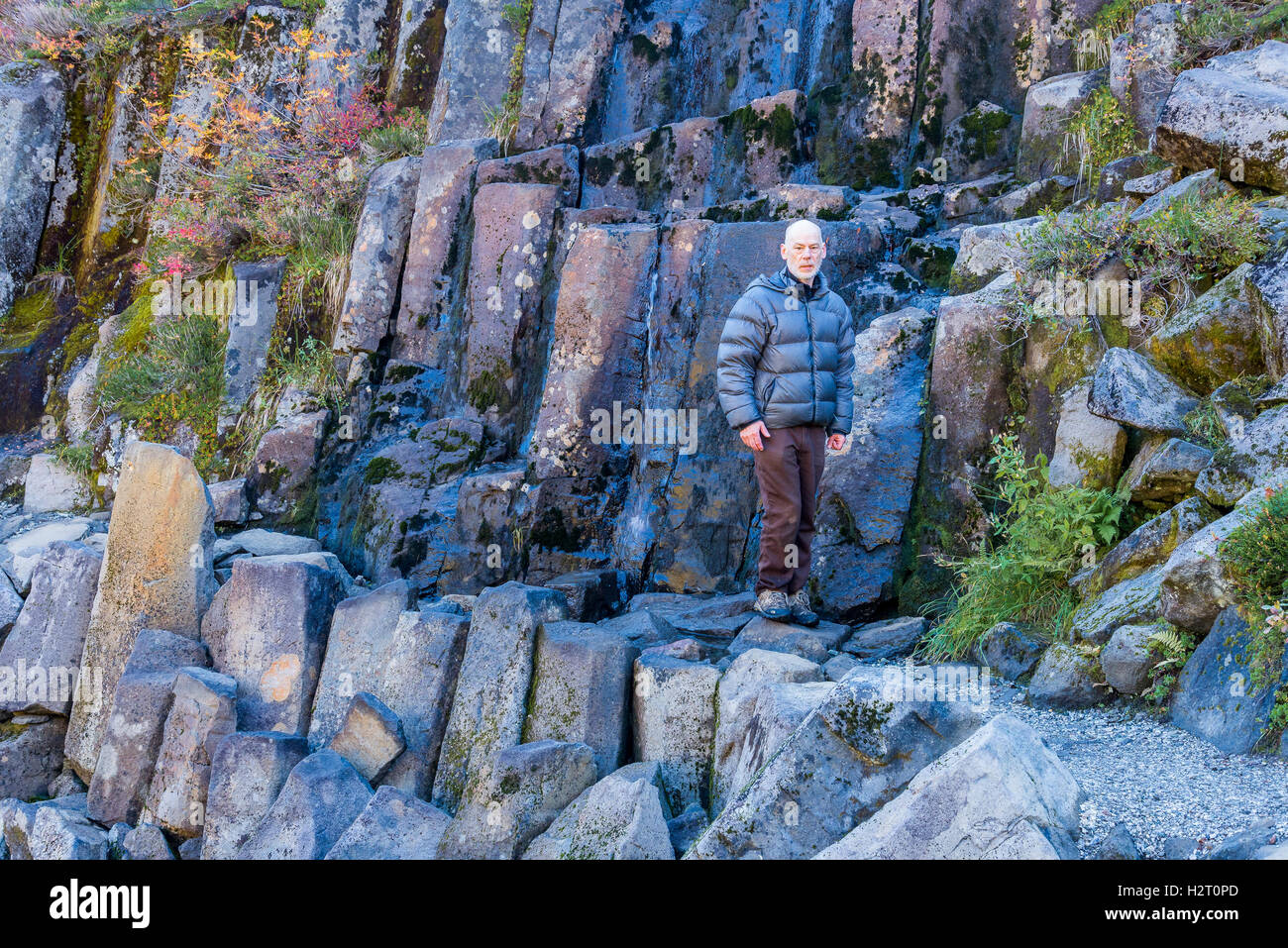 Path through columnar basalt formation, Bagley Lakes trail, Snoqualmie ...