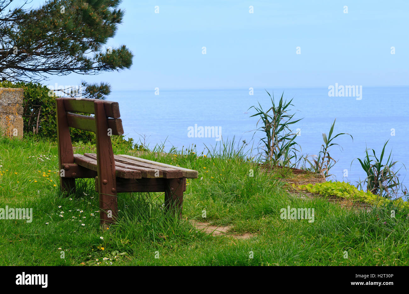 Atlantic ocean water bench hi-res stock photography and images - Alamy