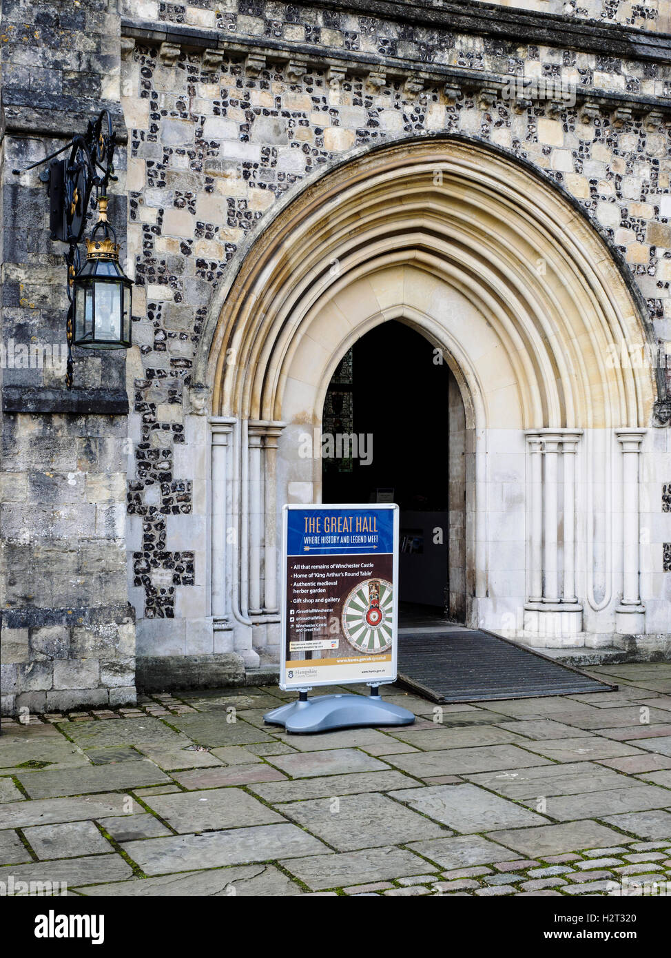 Gothic arch doorway into 13th century Great Hall in Winchester Stock ...