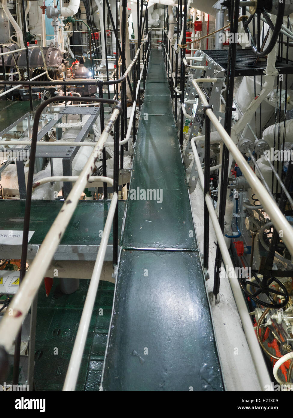 Engine Room on HMS Belfast Stock Photo - Alamy
