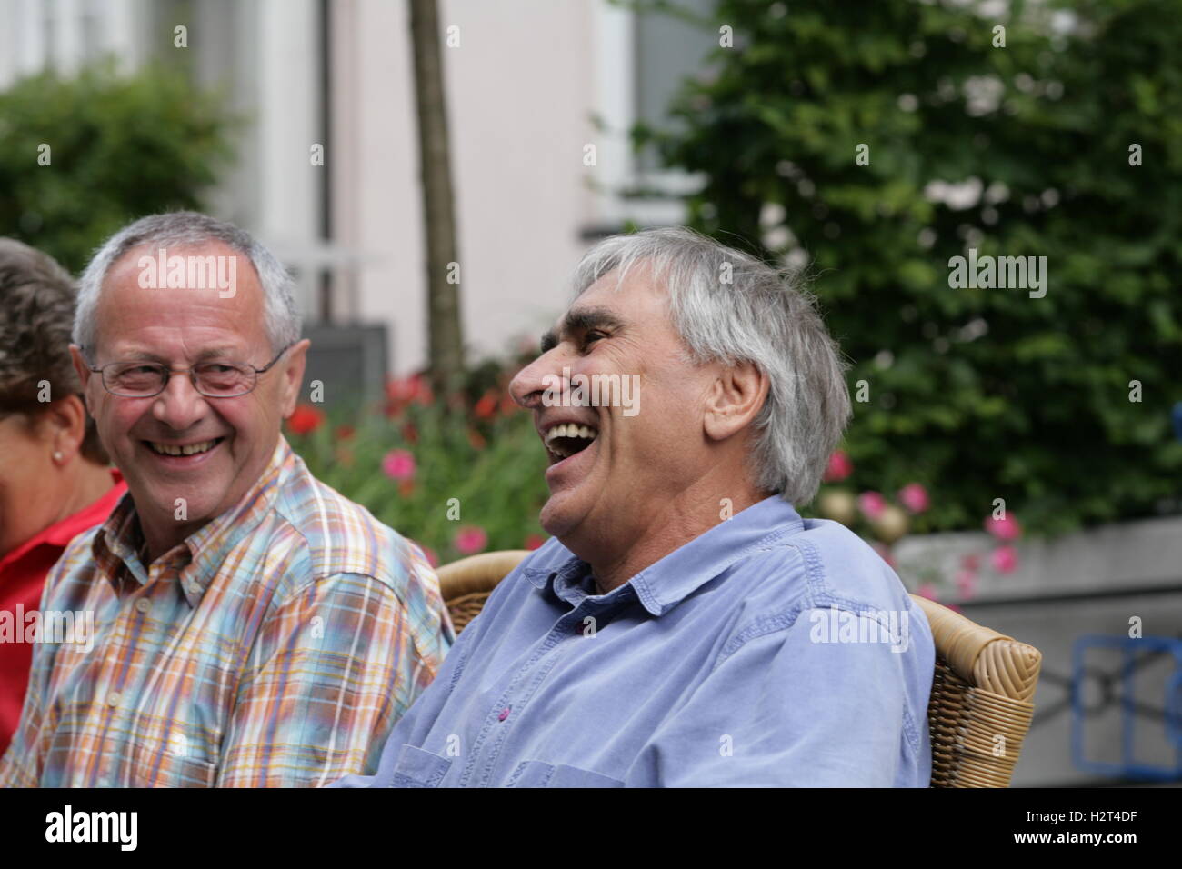 Senior citizens cafe hi-res stock photography and images - Alamy