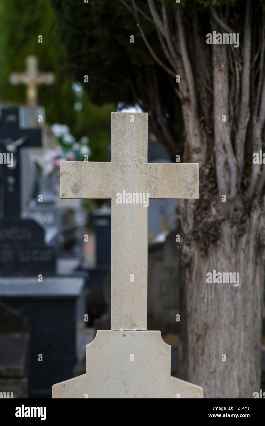 Old cross in a cemetery Stock Photo - Alamy