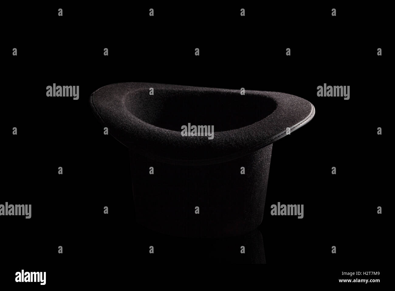 Old fashion top hat hi-res stock photography and images - Alamy