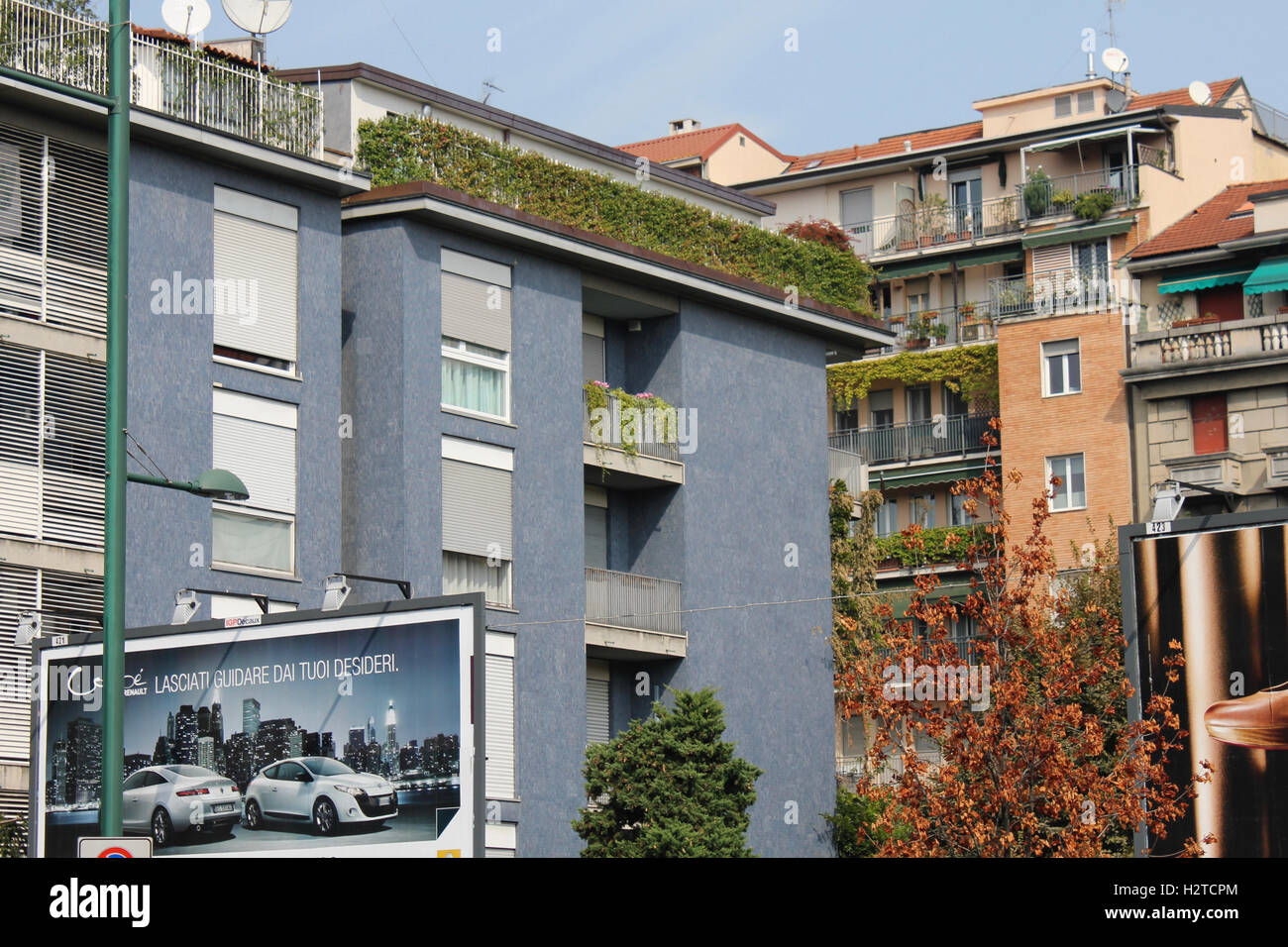 Milan buildings hi-res stock photography and images - Alamy