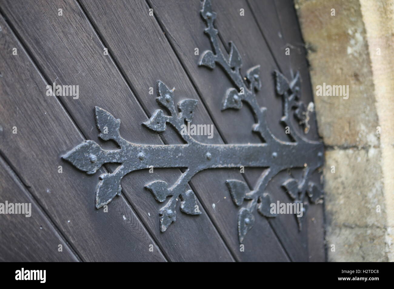 Ornate hinge church door hi-res stock photography and images - Alamy