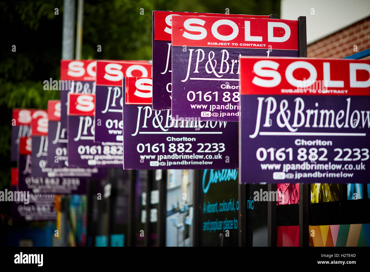 For sale signs uk street hi-res stock photography and images - Alamy