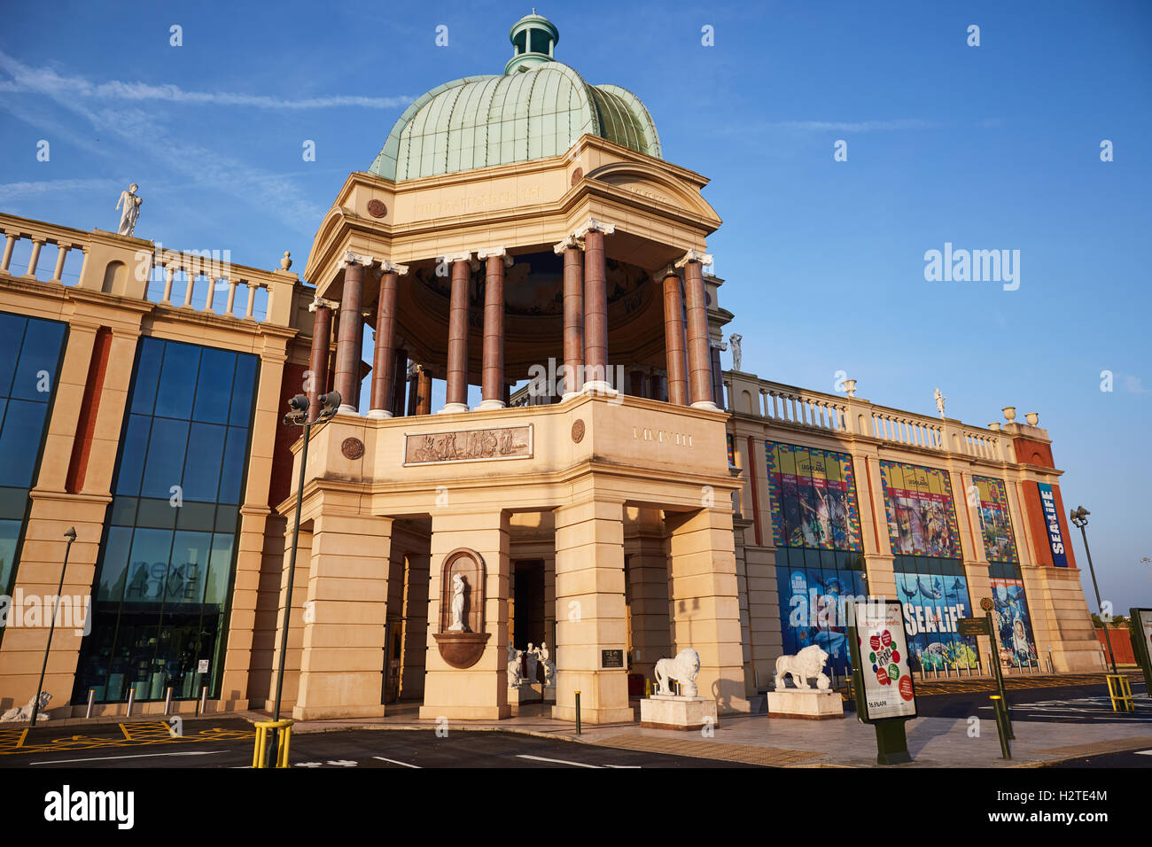 Trafford Centre Sea Life Manchester intu Trafford Centre large indoor ...