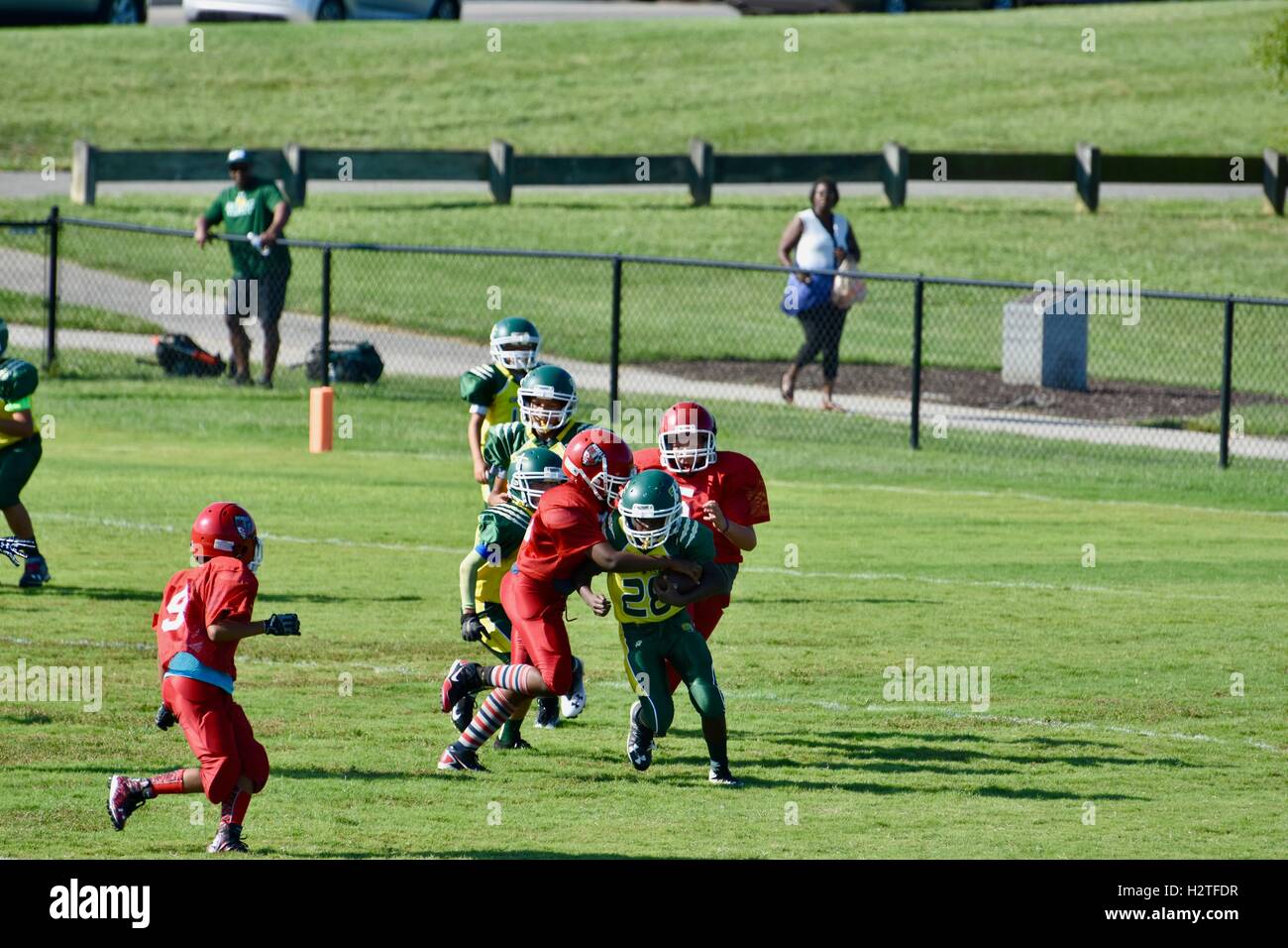 Youth football players Stock Photo - Alamy