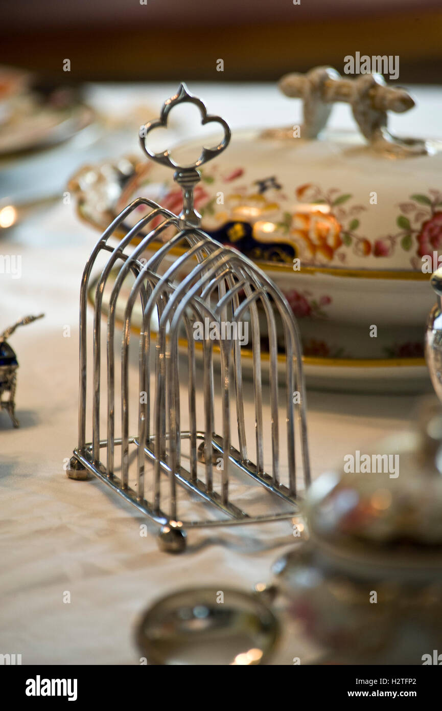 dining table decoration in an Edwardian house Stock Photo - Alamy