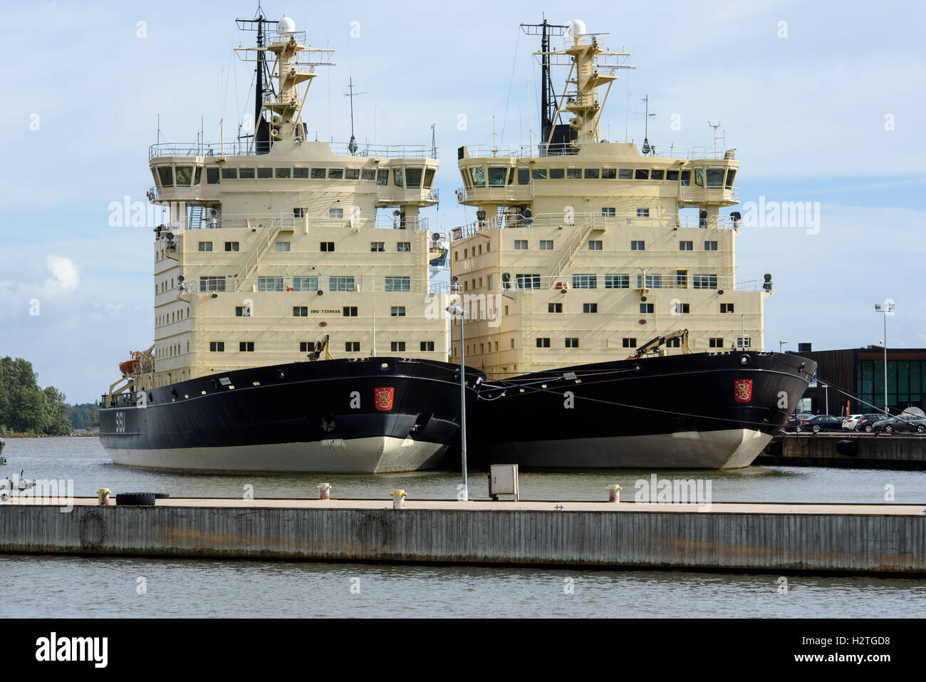 Icebreaker vessel hi-res stock photography and images - Alamy