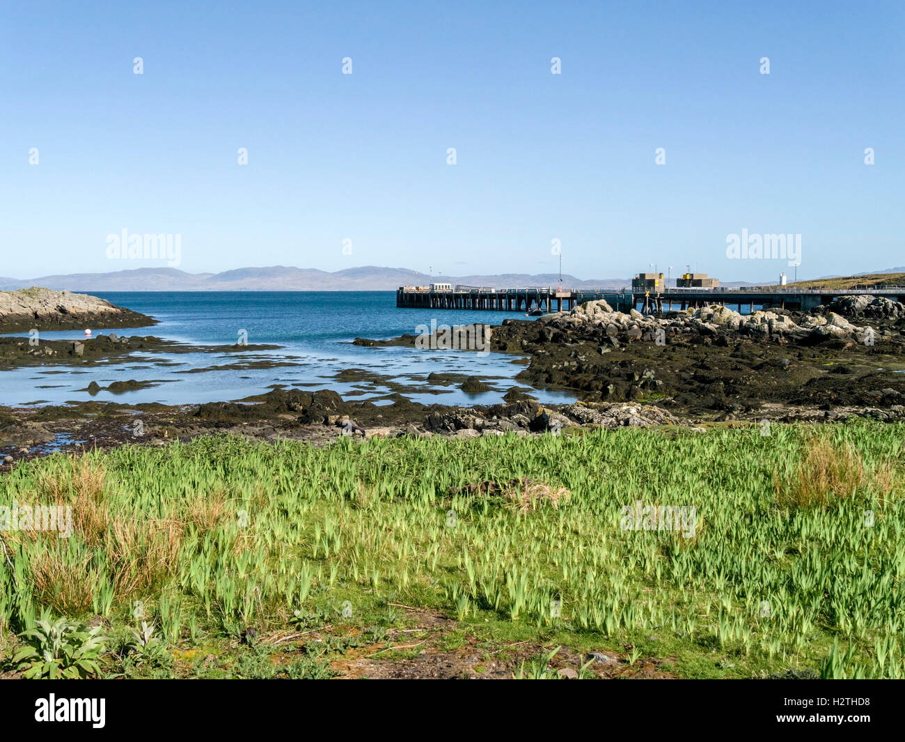Colonsay harbour hi-res stock photography and images - Alamy