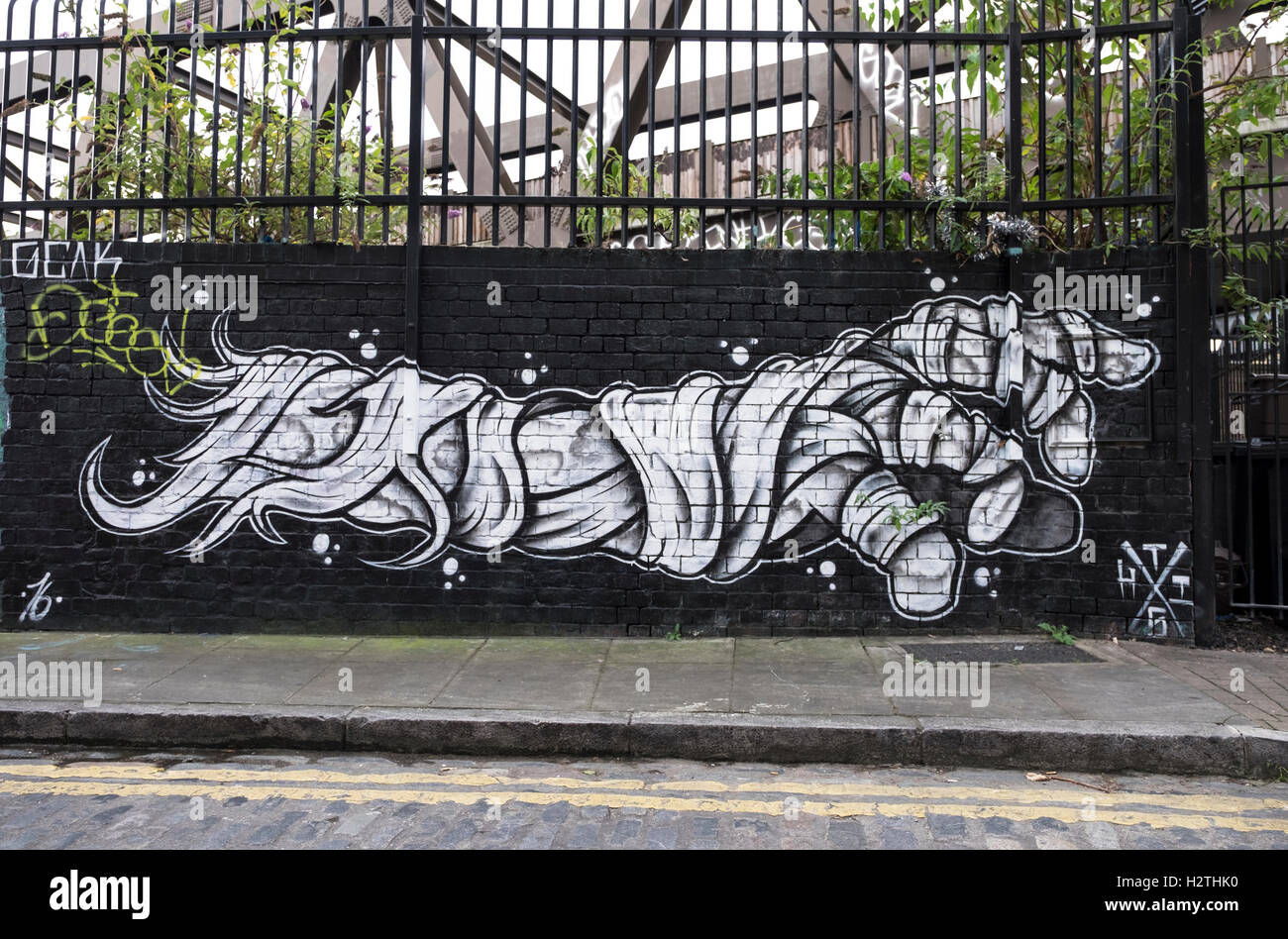 Graffiti london spray hi-res stock photography and images - Alamy
