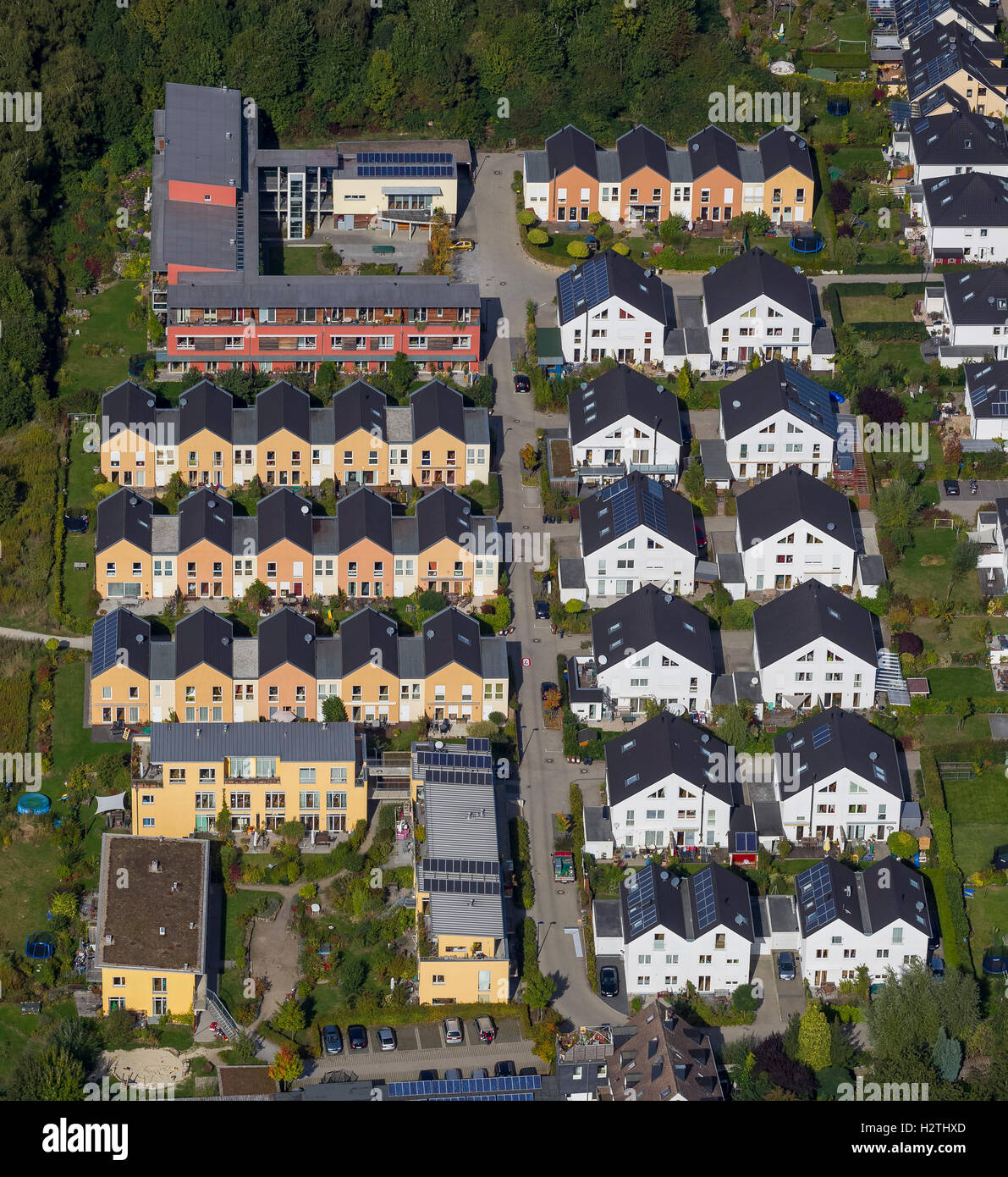 Row houses in the tremoniapark hi-res stock photography and images - Alamy