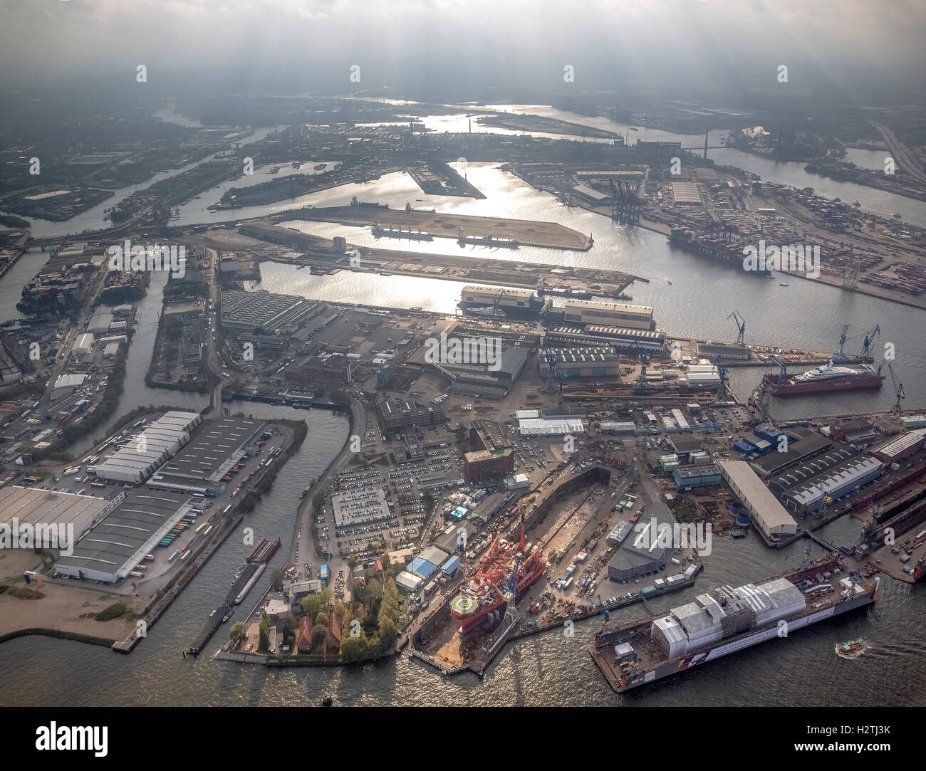 Aerial picture, Hamburg harbour, shipyard Blohm + Voss, oil conveyor ...