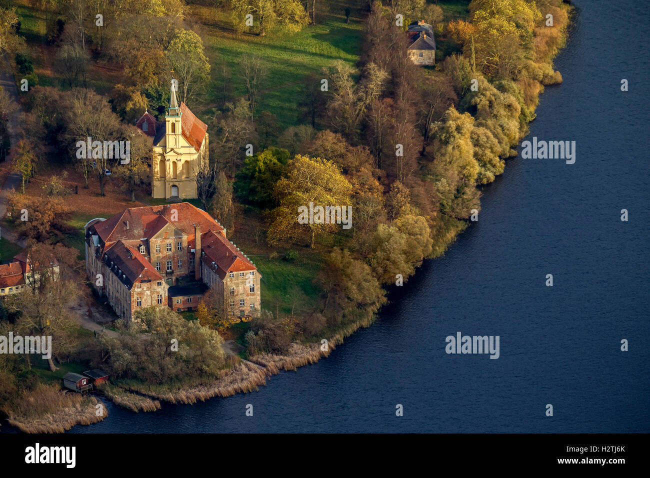 Aerial photo, castle Ivenack with castle church, Ivenacker Eichen ...