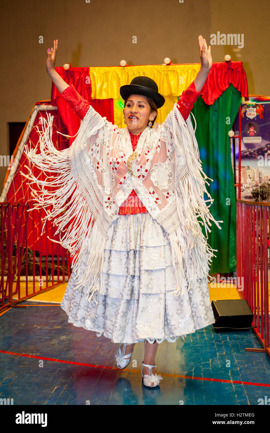 Lucha Libre. Benita la Intocable acclaimed by the public before ...