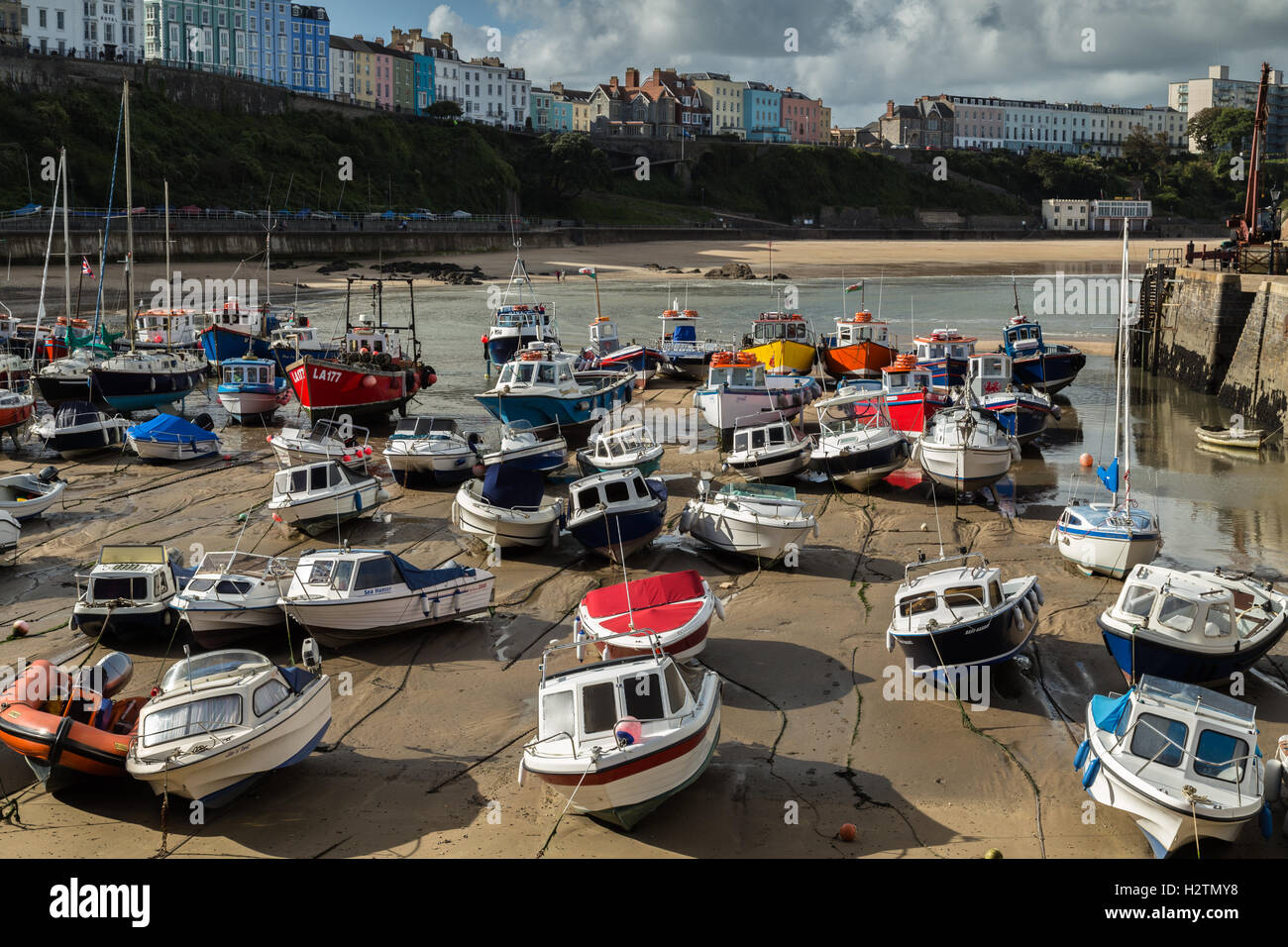 Tenby boats hi-res stock photography and images - Alamy