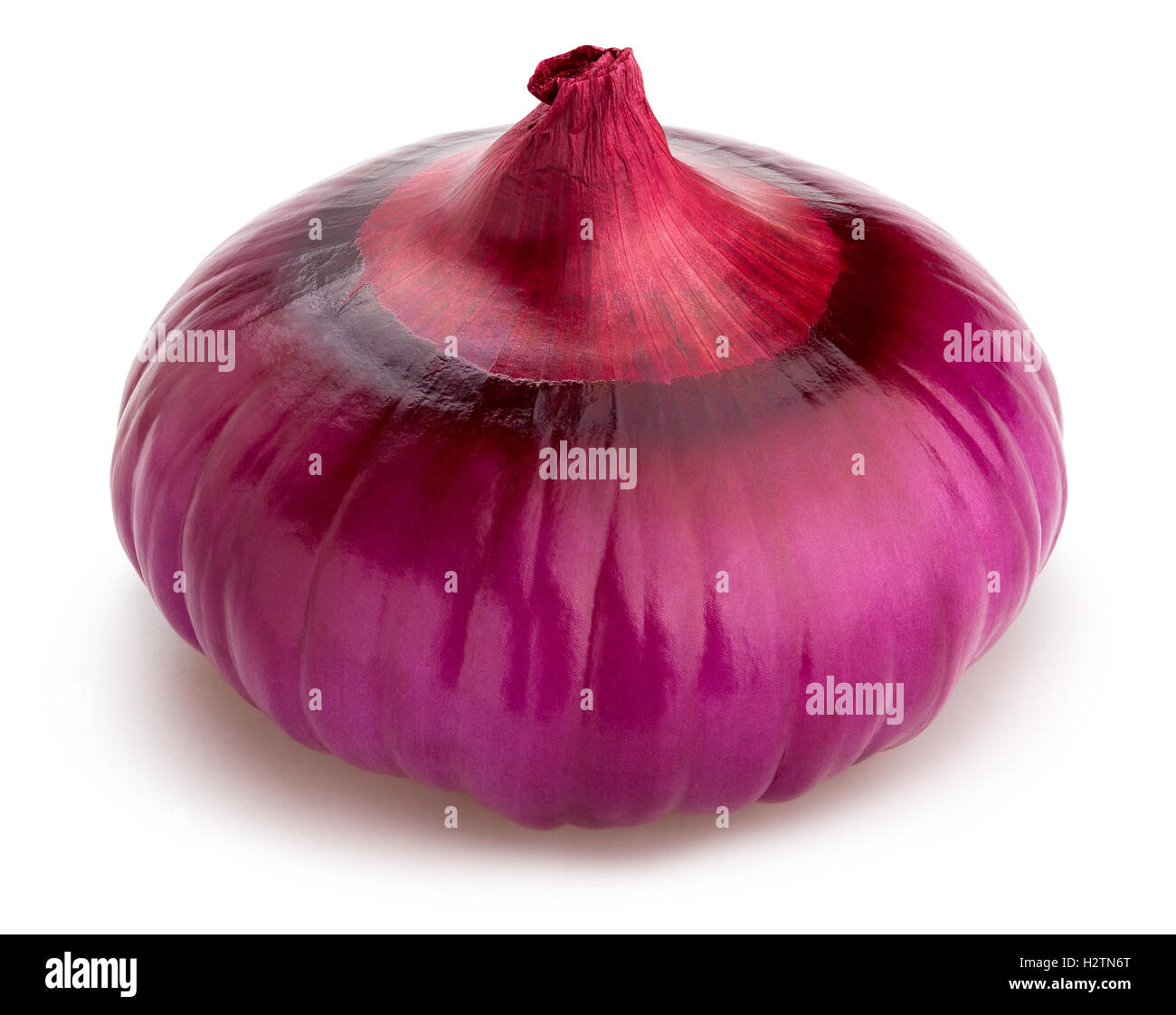 red onions isolated Stock Photo - Alamy