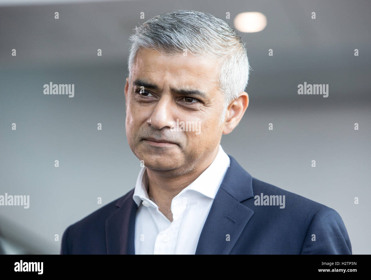 The mayor london sadiq khan hi-res stock photography and images - Alamy