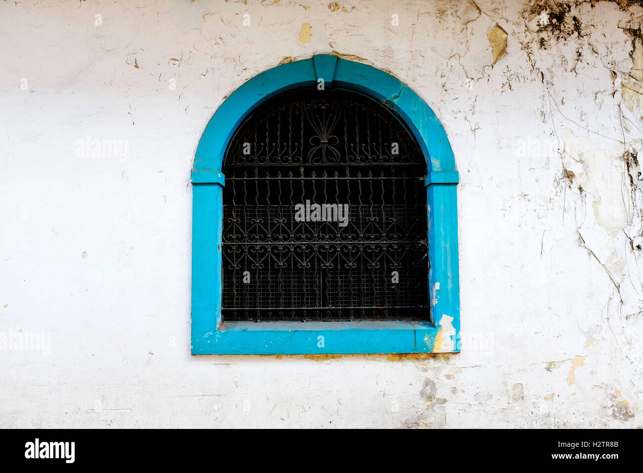 Old window iron bars hi-res stock photography and images - Alamy