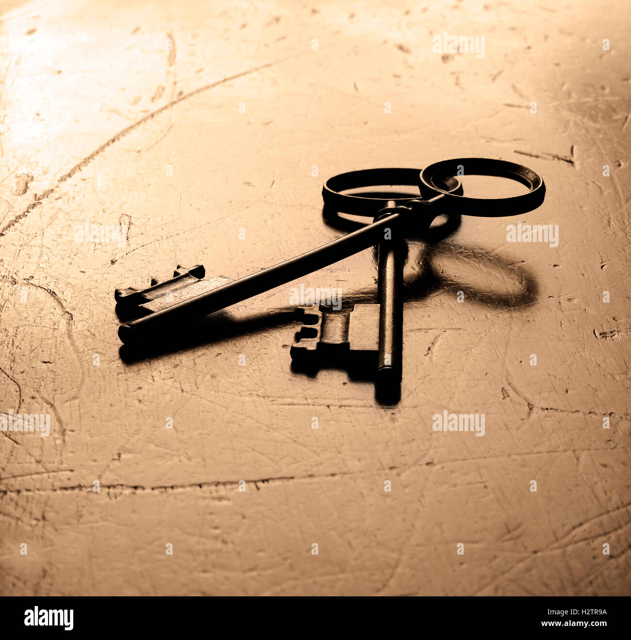 Old keys hi-res stock photography and images - Alamy