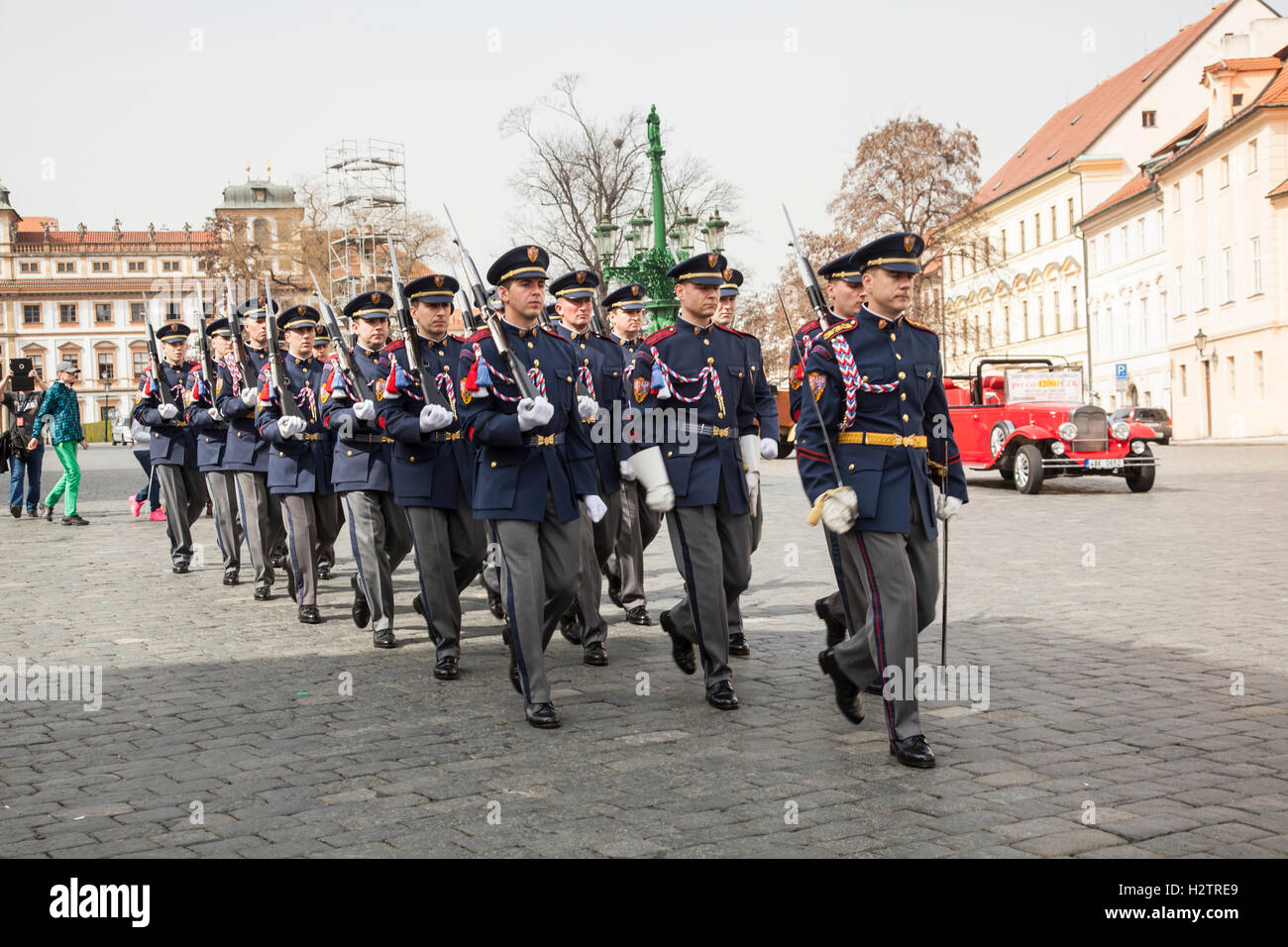 Changing of the guards at Prague Castle Stock Photo - Alamy