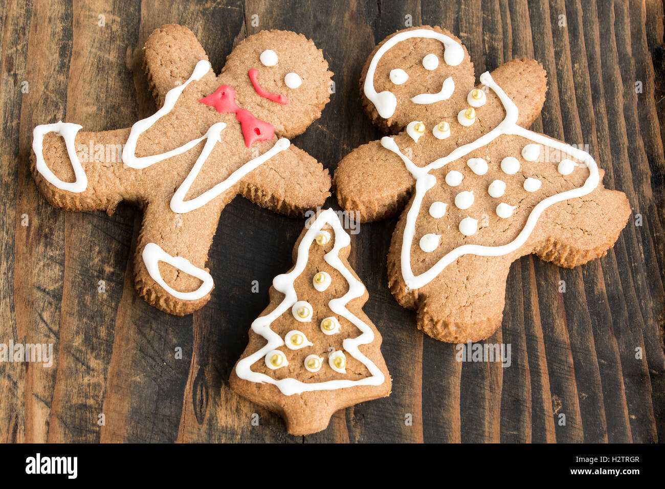 Dancing around the tree hi-res stock photography and images - Alamy