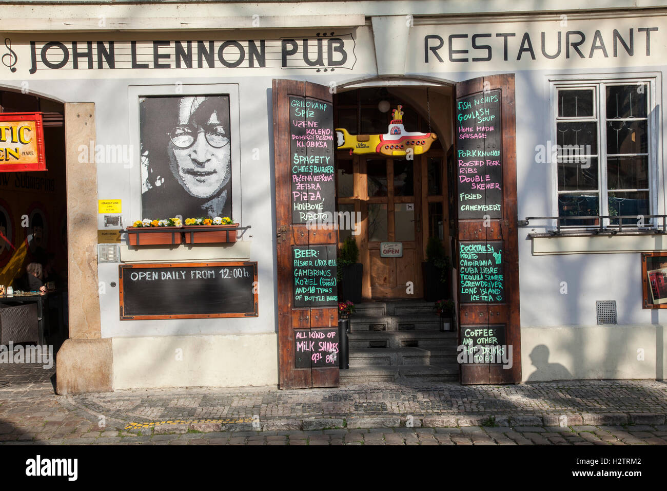 Beatles yellow submarine poster hi-res stock photography and images - Alamy