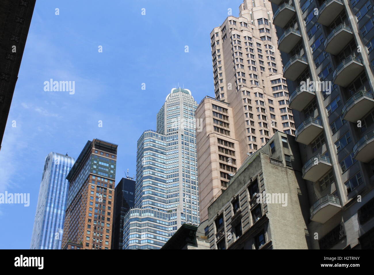 Tall buildings in manhattan hi-res stock photography and images - Alamy