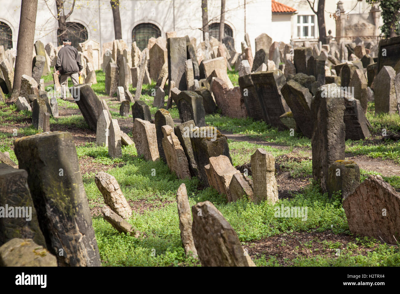 Synagogue graveyard hi-res stock photography and images - Alamy