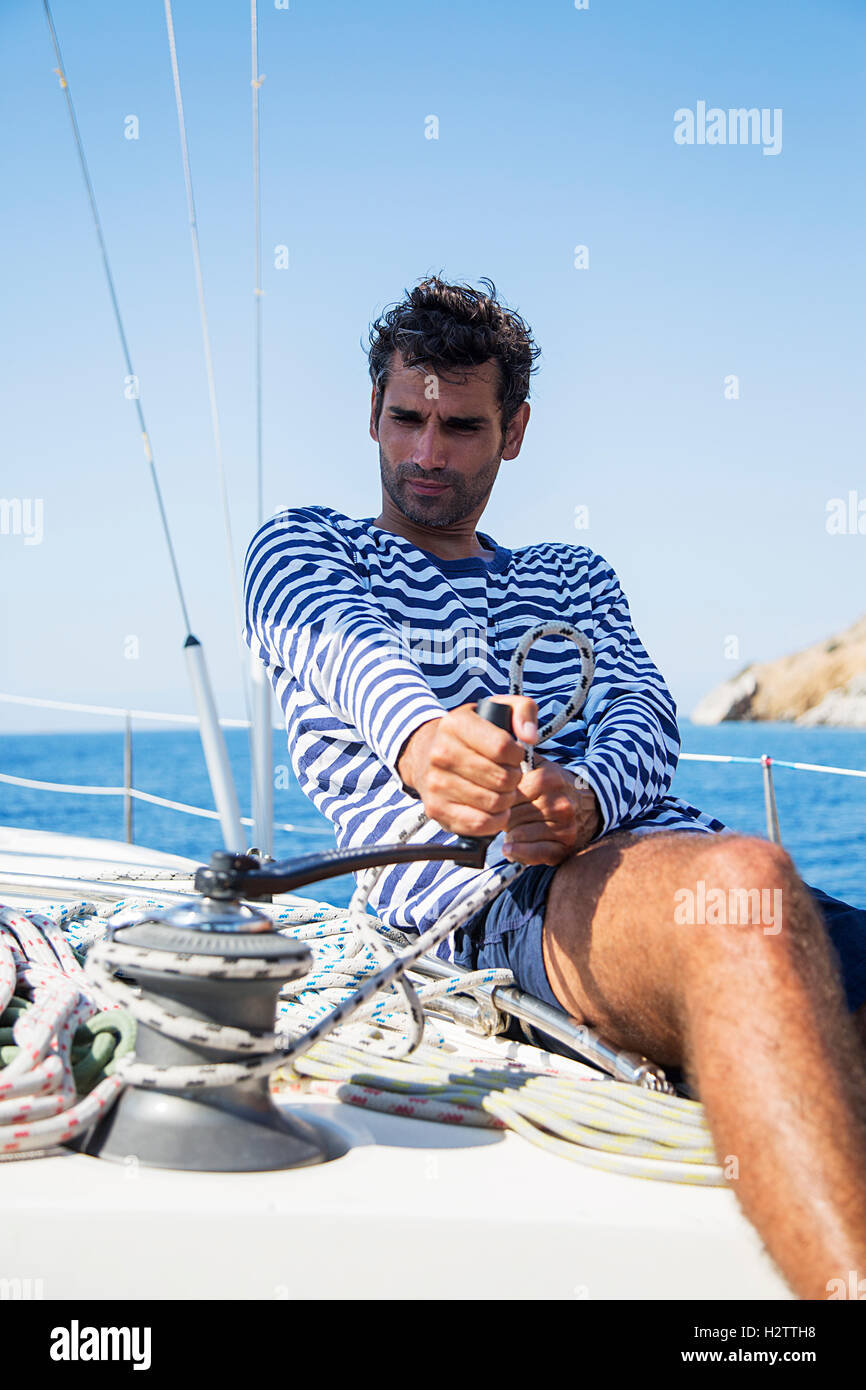 Pulling rope hi-res stock photography and images - Alamy