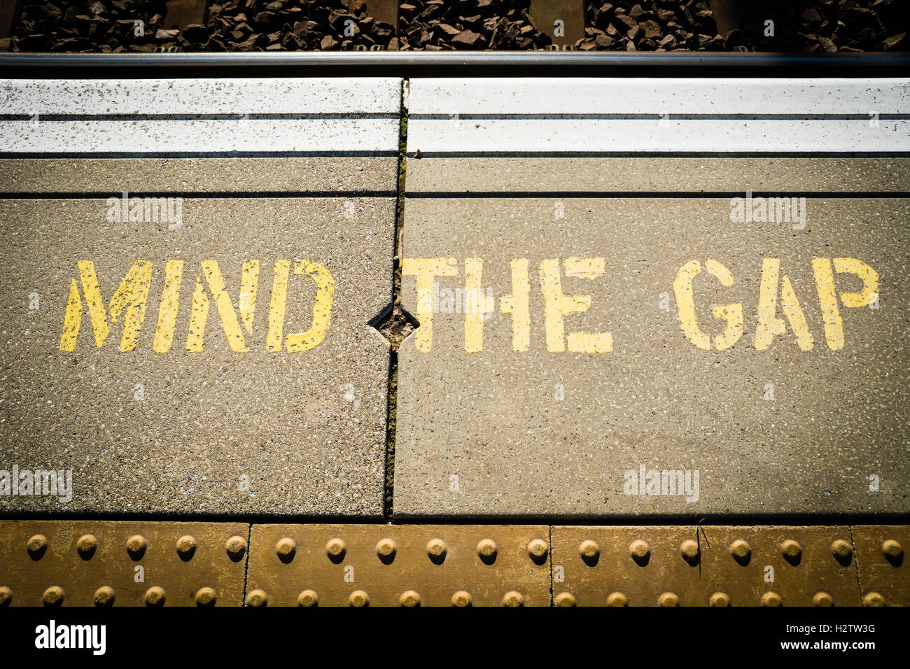 Mind the gap train platform hi-res stock photography and images - Alamy