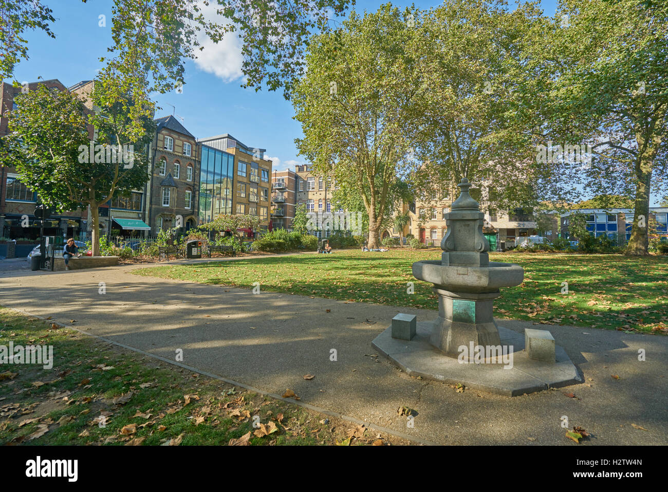 Hoxton square hi-res stock photography and images - Alamy