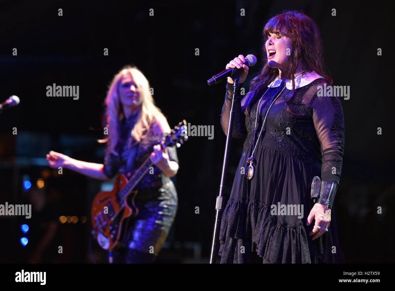 Heart performing live in concert at FirstMerit Bank Pavilion in Chicago ...