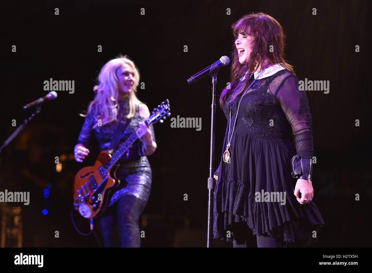 Heart performing live in concert at FirstMerit Bank Pavilion in Chicago ...