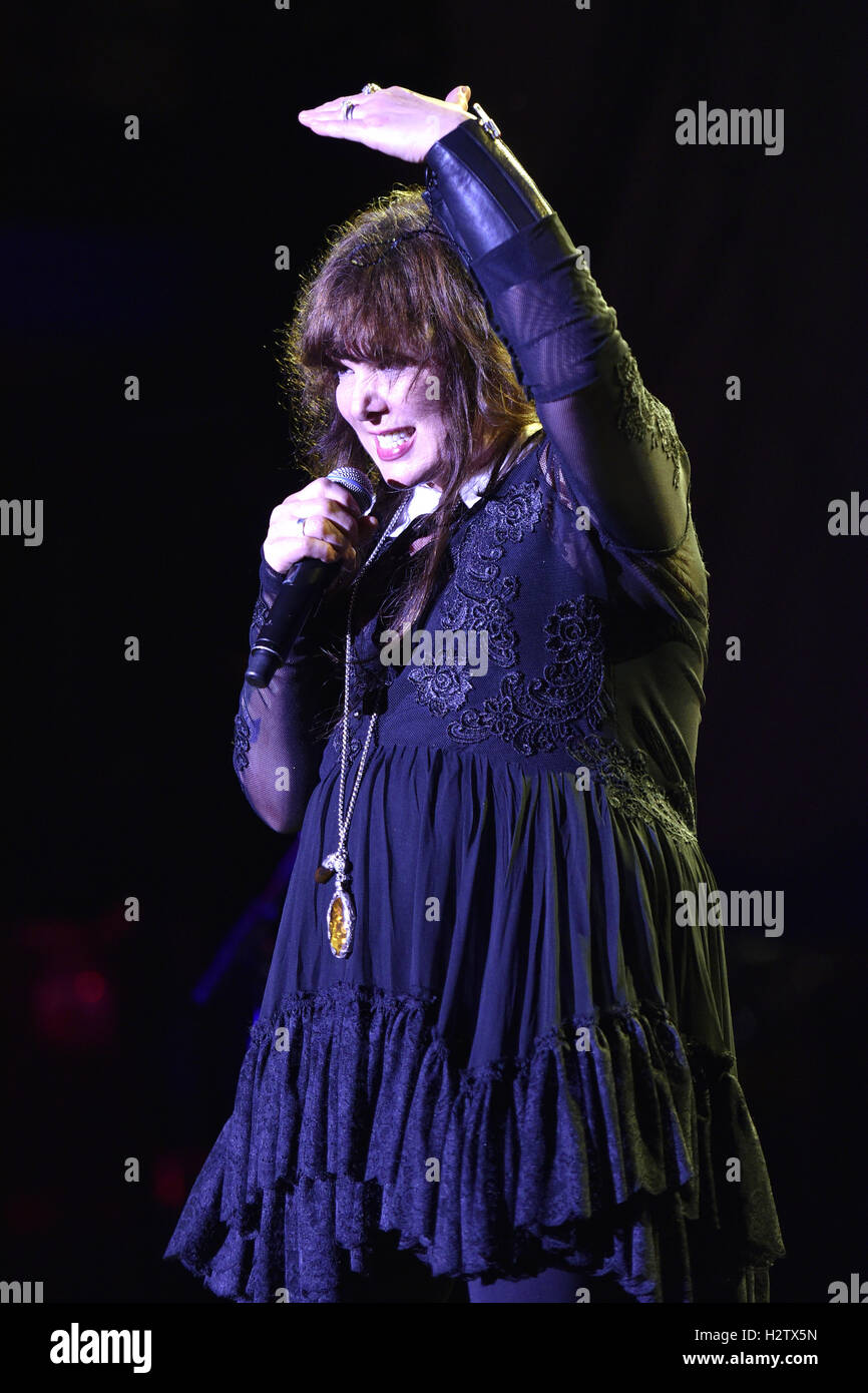 Heart performing live in concert at FirstMerit Bank Pavilion in Chicago ...