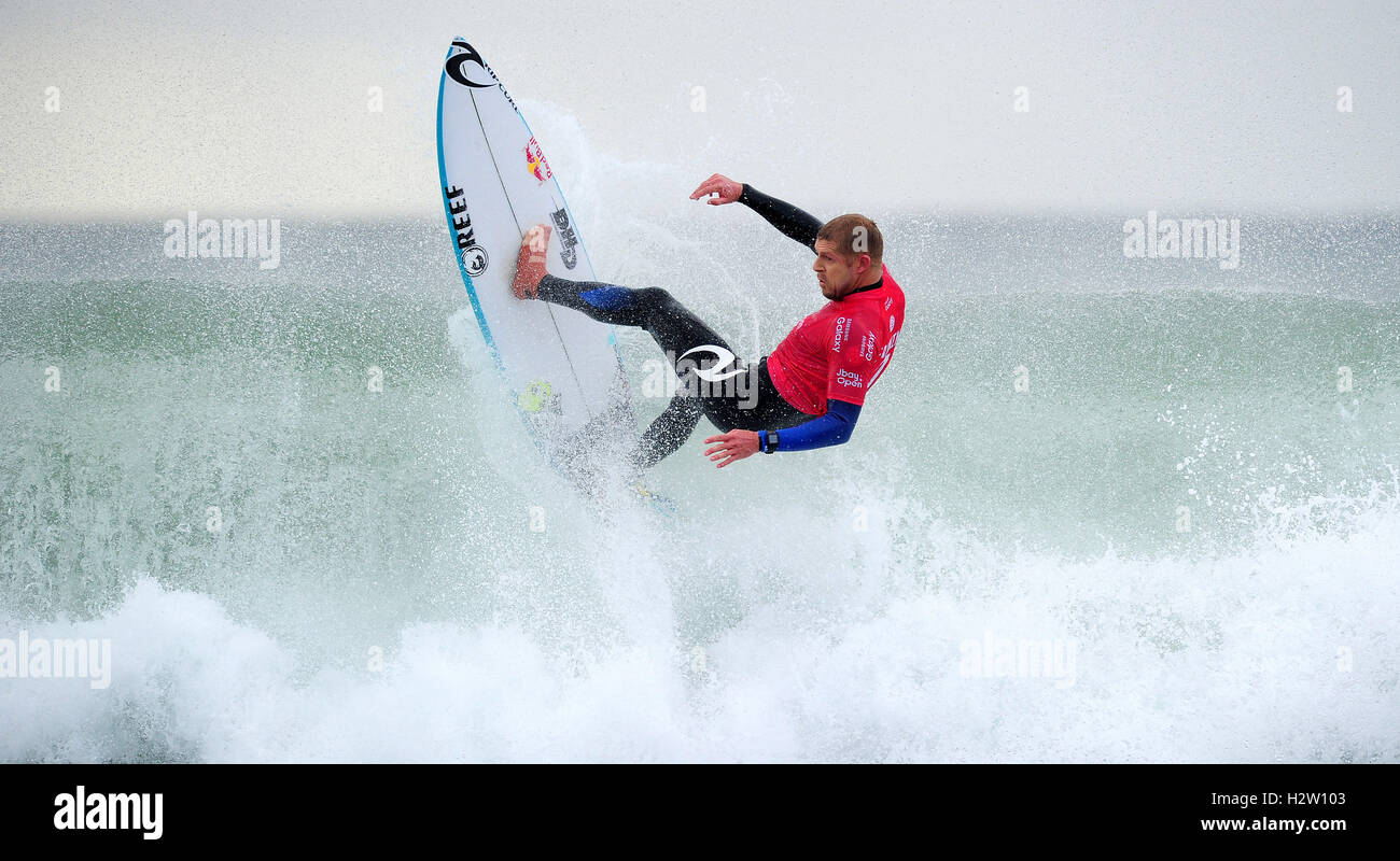 Australian surfer Mick Fanning wins the WSL JBay Open in Jeffrey's Bay ...