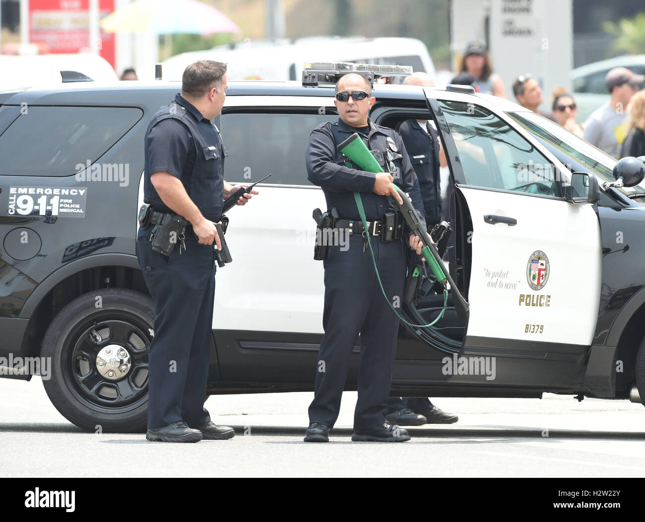 LAPD officers make a felony arrest in Studio City after which the ...
