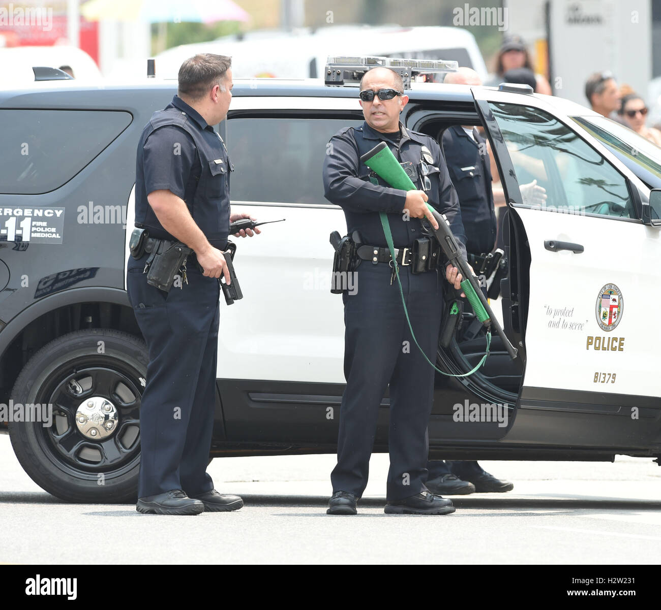 LAPD officers make a felony arrest in Studio City after which the ...
