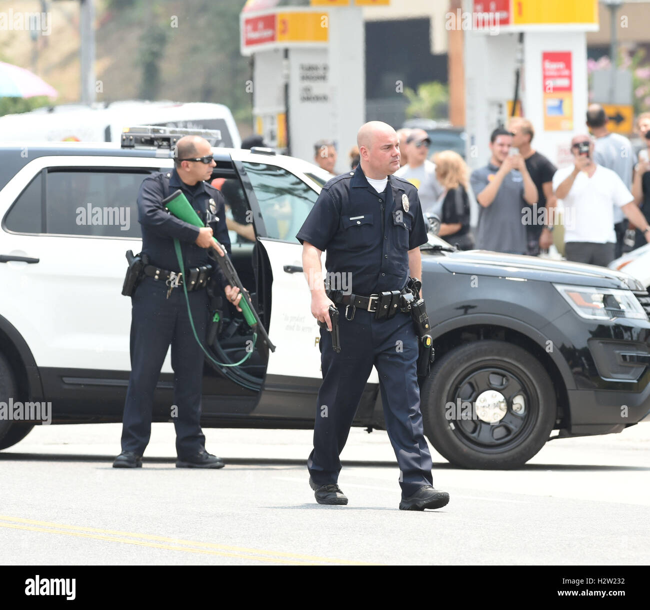LAPD officers make a felony arrest in Studio City after which the ...