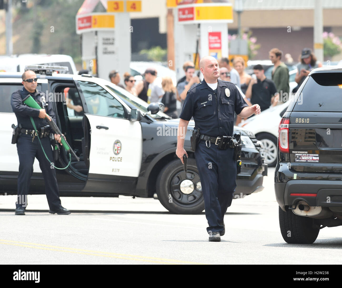 LAPD officers make a felony arrest in Studio City after which the ...