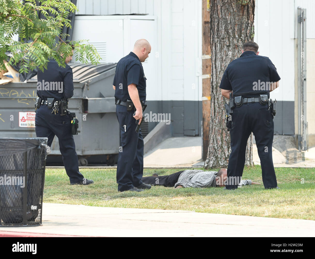 LAPD officers make a felony arrest in Studio City after which the ...