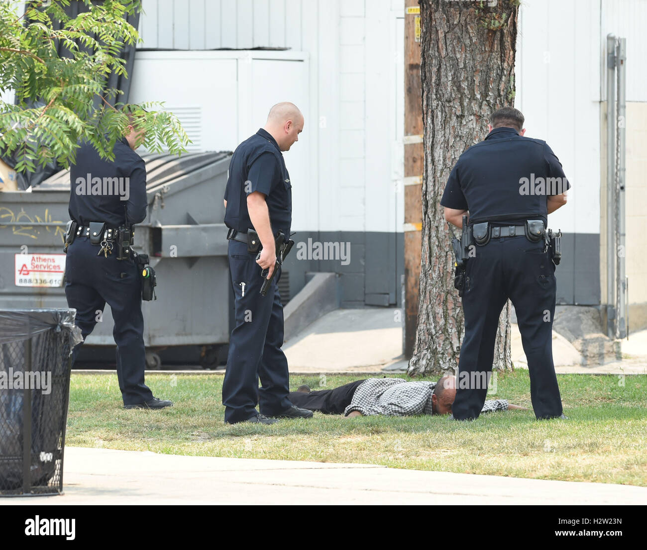 LAPD officers make a felony arrest in Studio City after which the ...