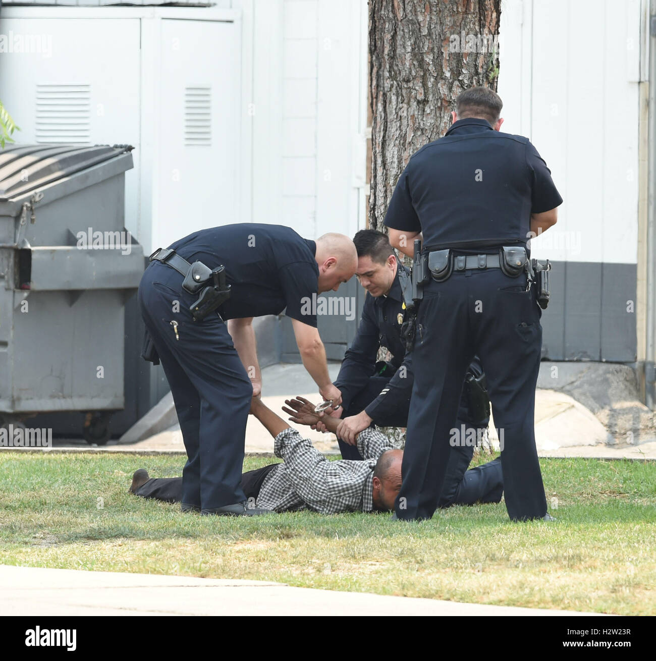 LAPD officers make a felony arrest in Studio City after which the ...