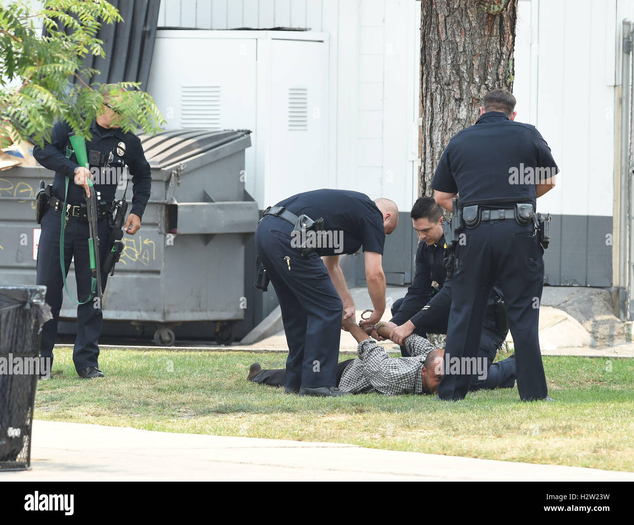 LAPD officers make a felony arrest in Studio City after which the ...