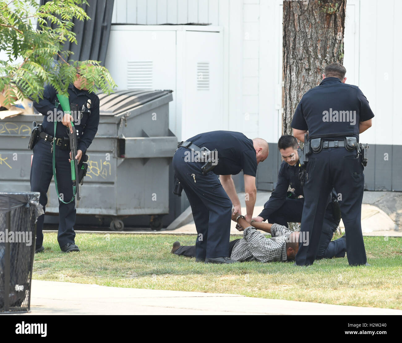 LAPD officers make a felony arrest in Studio City after which the ...