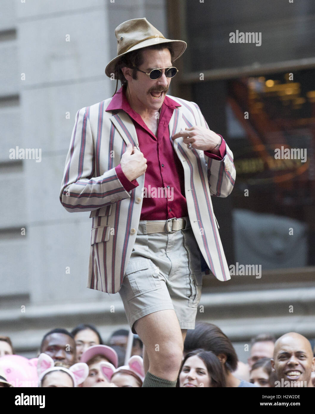 Jake Gyllenhaal on the set of the movie 'Okja' in New York Featuring ...