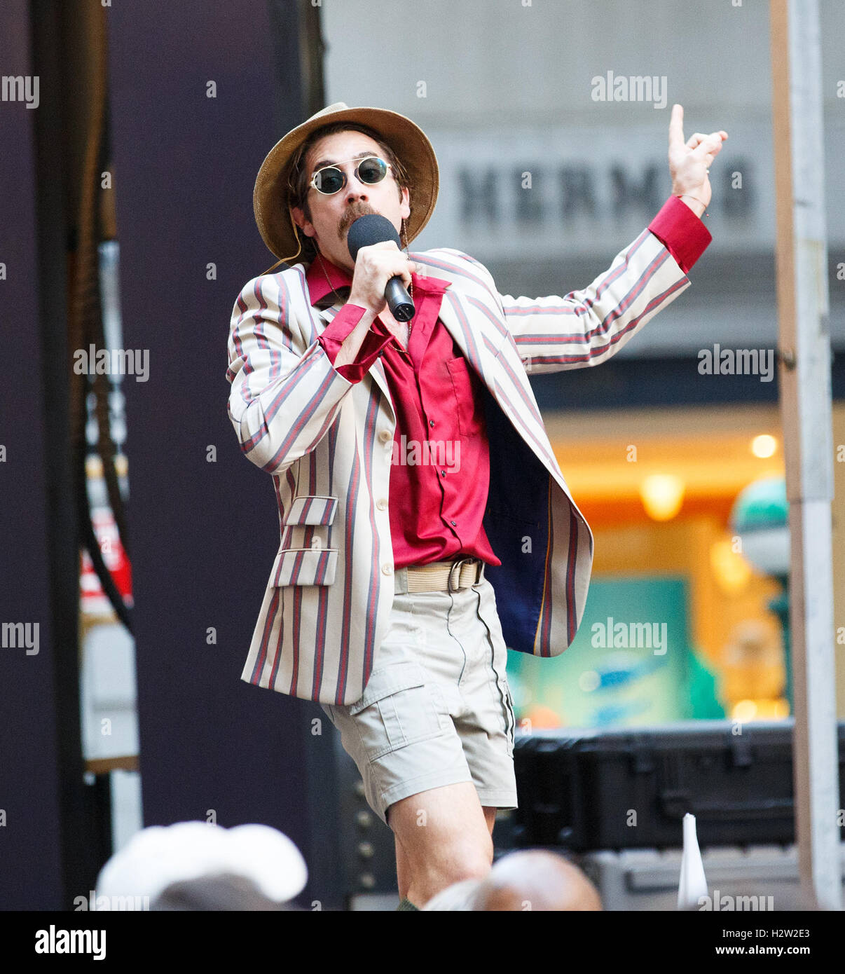 Jake Gyllenhaal on the set of the movie 'Okja' in New York Featuring ...