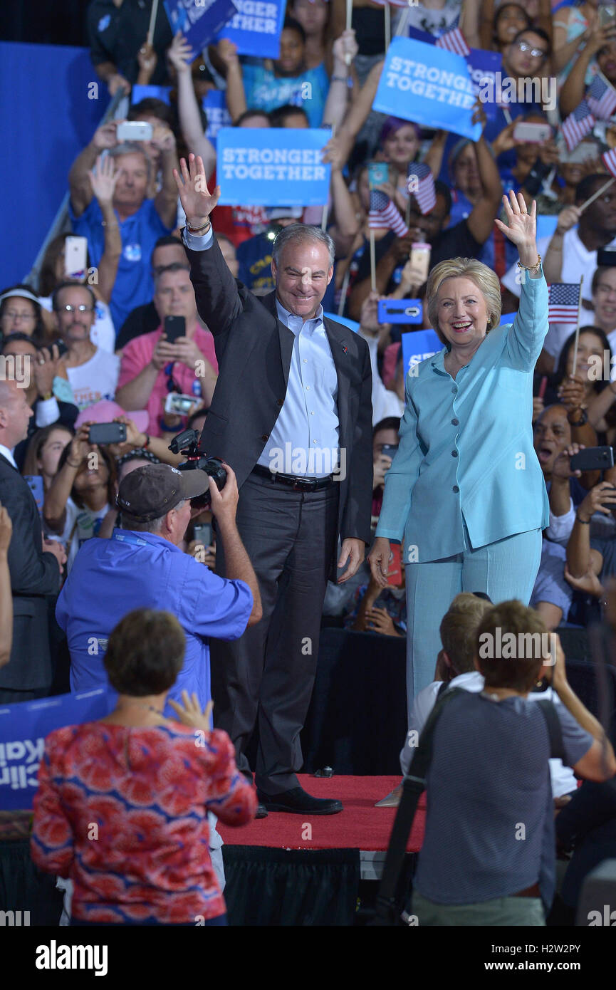Democratic presidential candidate Hillary Clinton and recently declared ...