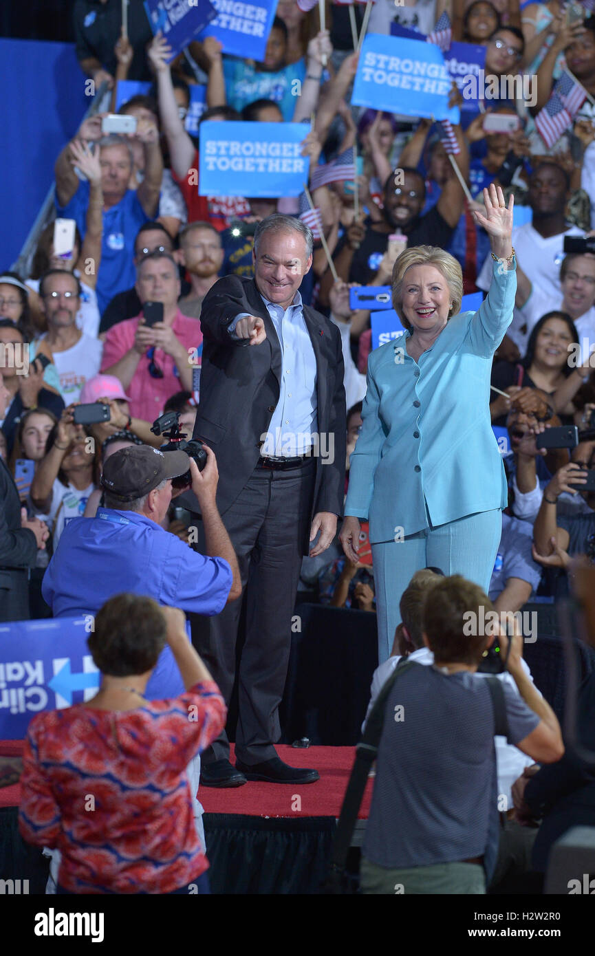 Democratic presidential candidate Hillary Clinton and recently declared ...